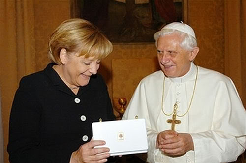 Pope meets Angela Merkel at Castelgandolfo Papst Press