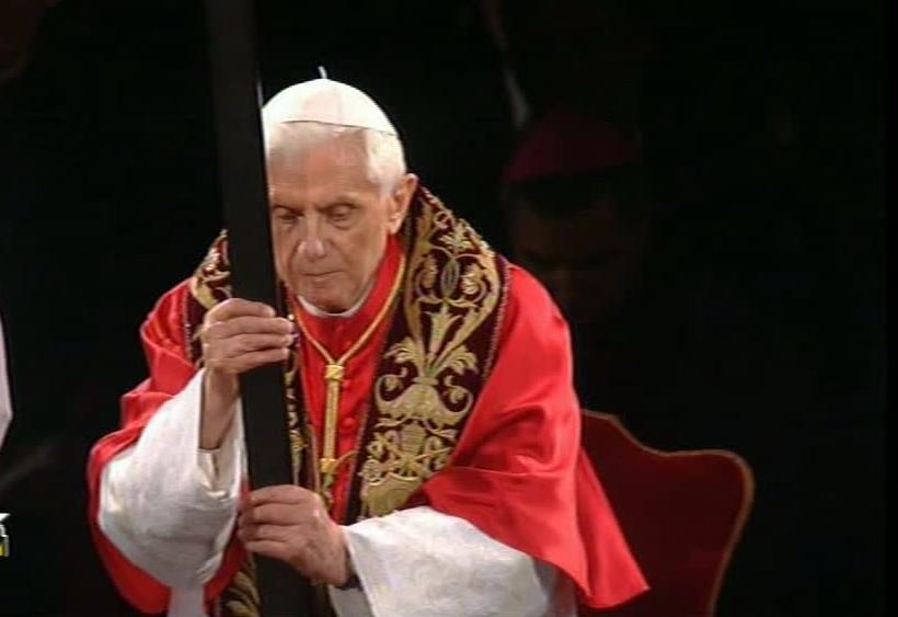 Video Processione Via Crucis al Colosseo con il Papa Benedetto XVI ...