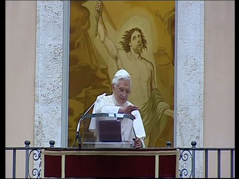 Video Angelus, 1 August 2010. Castel Gandolfo Papst Press